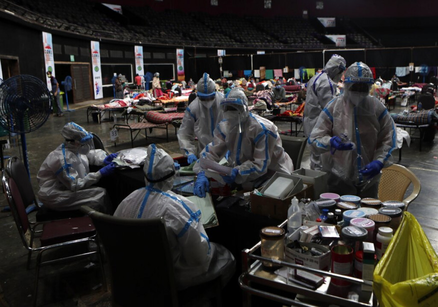 Doctors & Nurses Inside an Isolation Center Fighting Coronavirus - News18