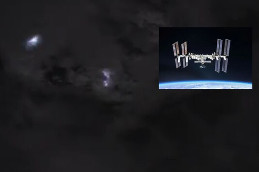 NASA Astronaut Shares Mesmerizing View of Lightning Striking the Earth ...