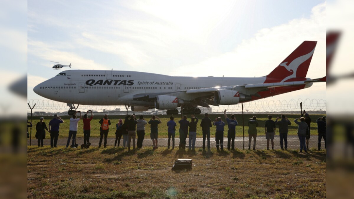 End of an Era: Last Qantas Boeing 747 Jumbo Jet Takes to the Skies for ...