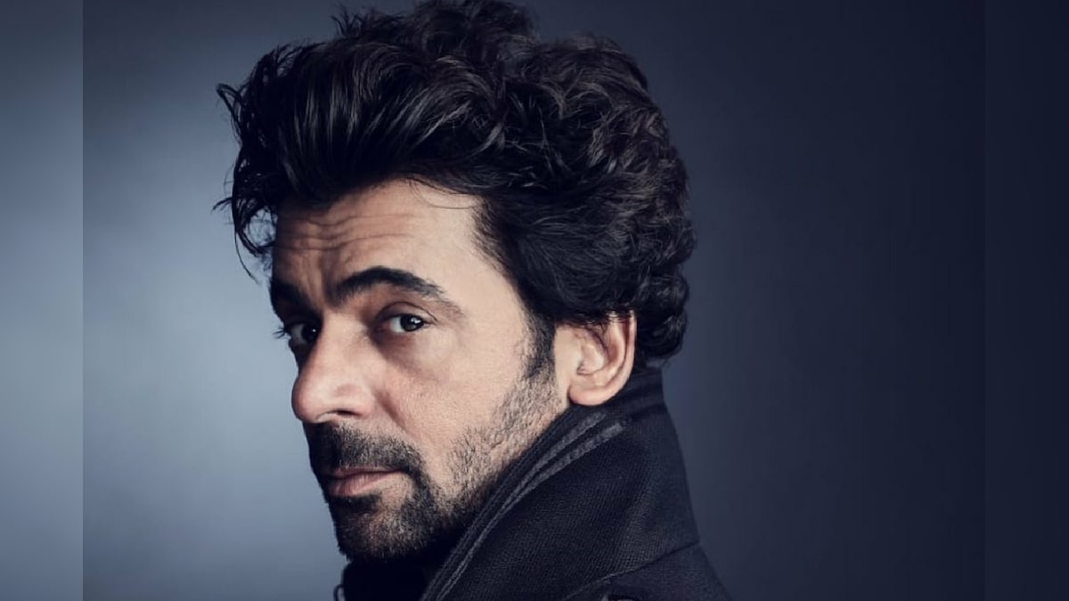 Sunil Grover Begins Shoot for Web Series Sunflower by Vikas Bahl - News18