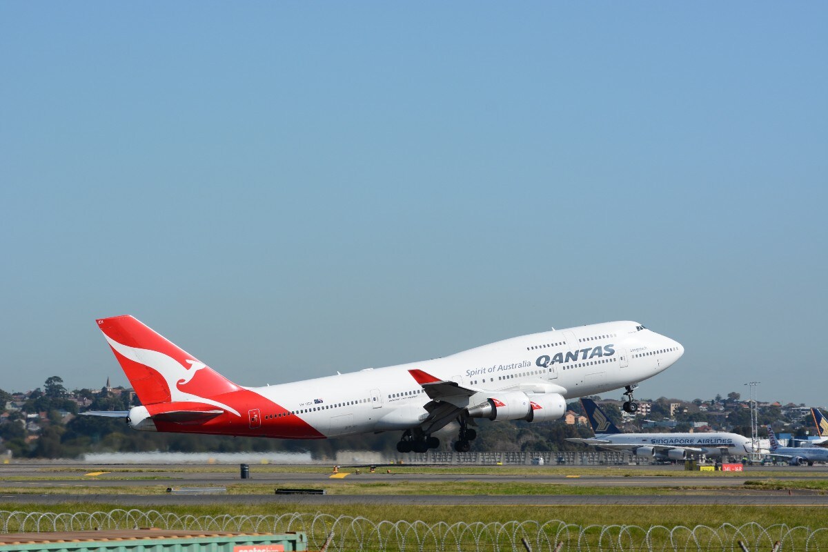 Boeing 747-400, the Iconic Long Haul Aircraft, Still Uses Floppy Disks ...