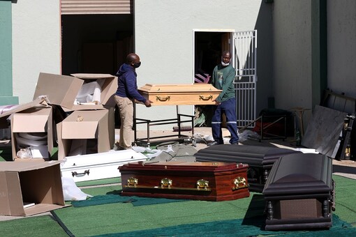 Covid-19 Takes Loved Ones, Then the Rituals to Mourn Them - News18