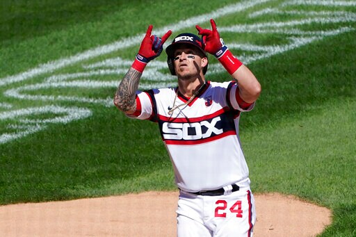 Cardinals RP allows 4 straight HRs vs White Sox in ML debut