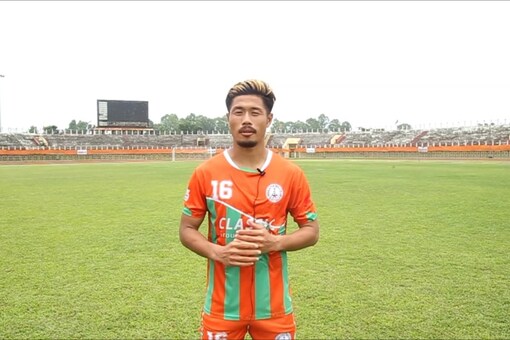 Mohammedan Sporting Rope in Former Neroca FC Forward Subhash Singh - News18