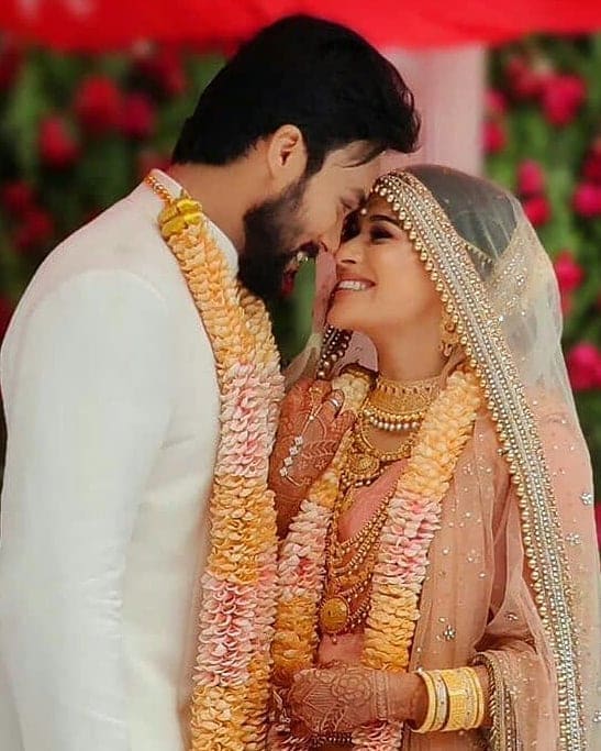 Bigg Boss Tamil 1 Winner Arav Nafeez Marries Actress Raahei in Chennai ...