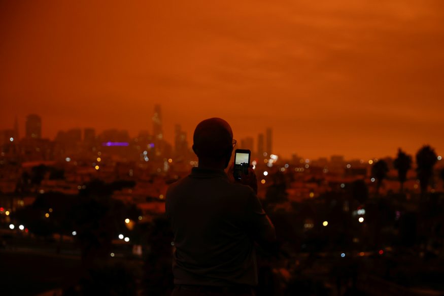 In Pictures: Massive Fire & Thick Smoke Turns Skies Orange in ...