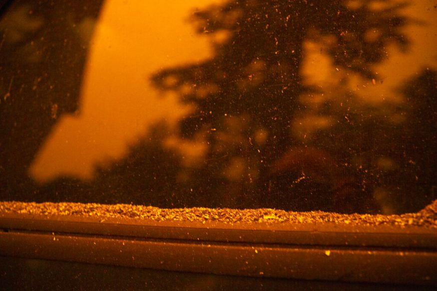 In Pictures Massive Fire And Thick Smoke Turns Skies Orange In
