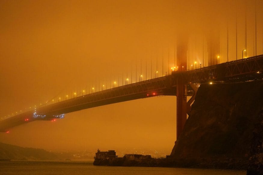 In Pictures: Massive Fire & Thick Smoke Turns Skies Orange in ...