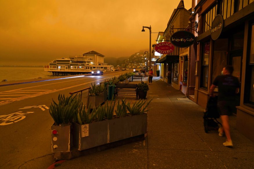 In Pictures: Massive Fire & Thick Smoke Turns Skies Orange in ...