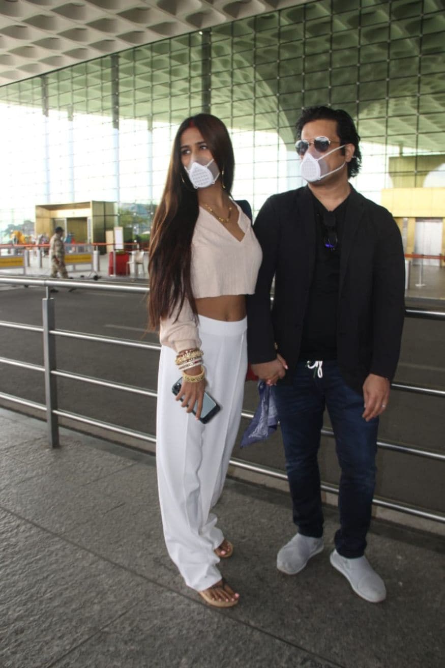 PICS: Poonam Pandey & Sam Bombay Leave For Their Honeymoon - News18
