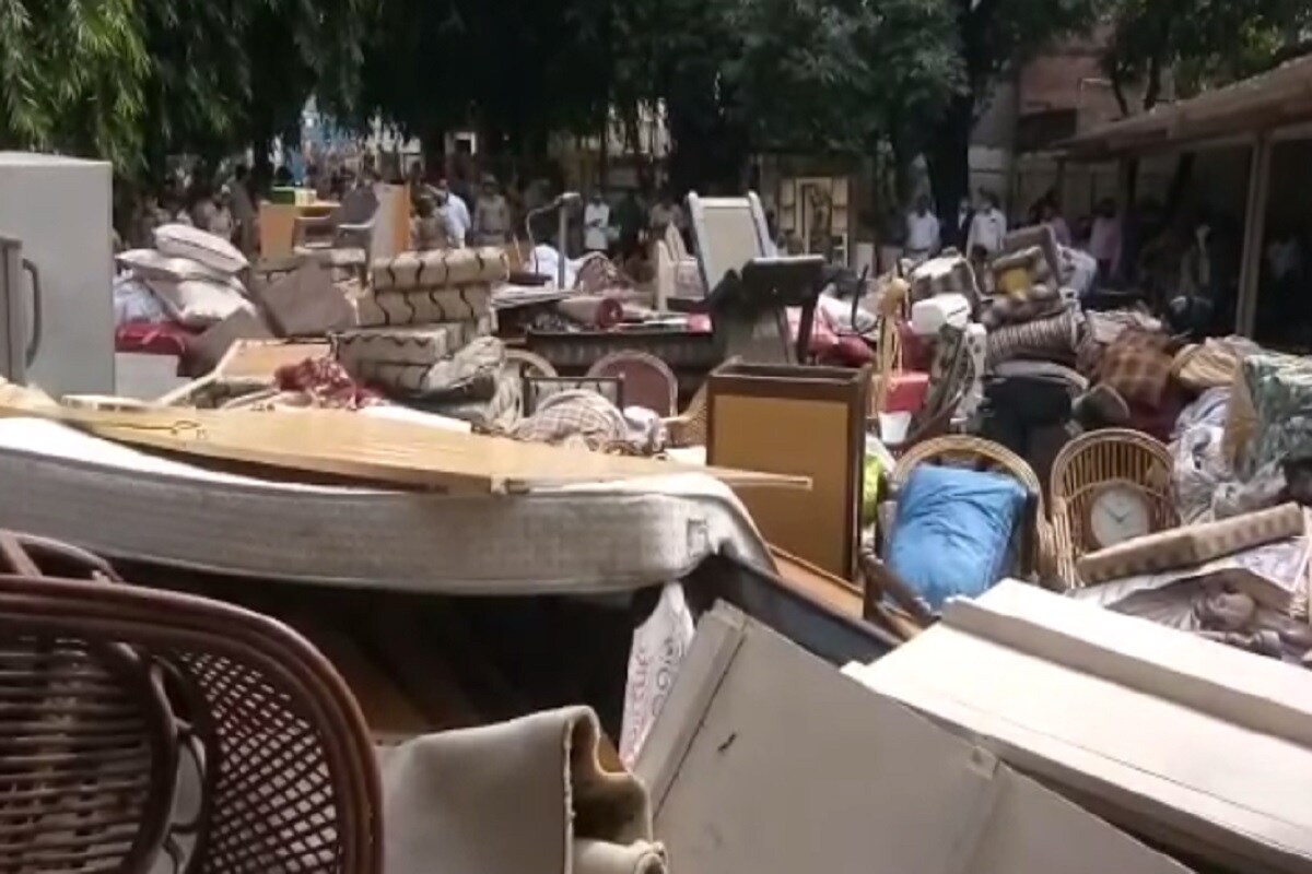 Former MP and Don Atiq Ahmad's Palatial House Demolished by Yogi Govt.