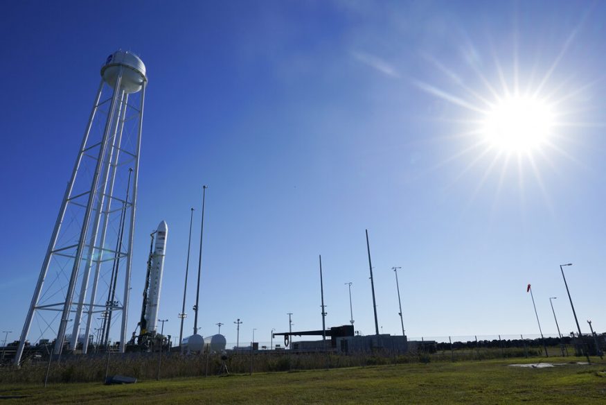 Potty Training: NASA Tests New $23M Titanium Space Toilet - See Pics ...