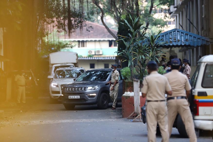 Rhea Chakraborty Walks Out of Byculla Jail After 28 Days - News18