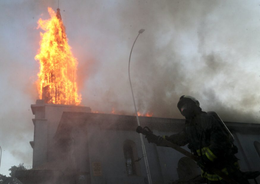 PICS: Churches Burnt as Chile Protest Anniversary Rallies Turn Violent ...