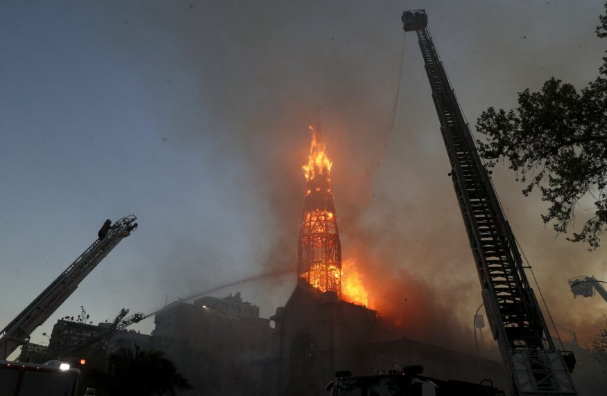 PICS: Churches Burnt as Chile Protest Anniversary Rallies Turn Violent ...
