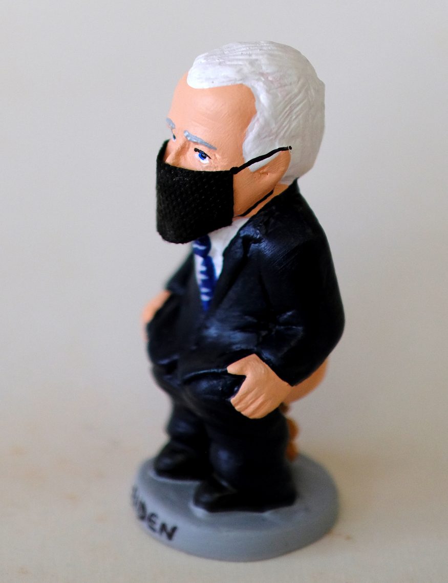 'Pooping' Ceramic Figurines of Donald Trump & Joe Biden Grab All ...