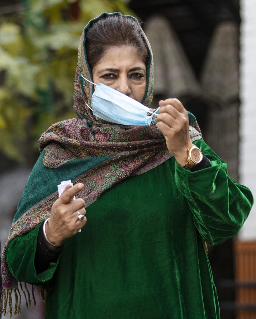 Mehbooba Mufti's 1st Press Meet After Being Released From 14 Months of ...