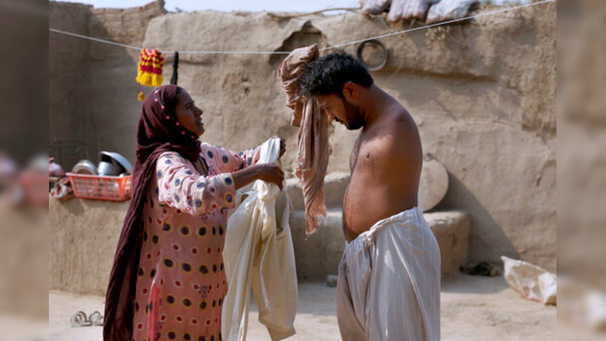 No Arms, No Issue For Pakistan Snooker Player Mohammad Ikram - News18