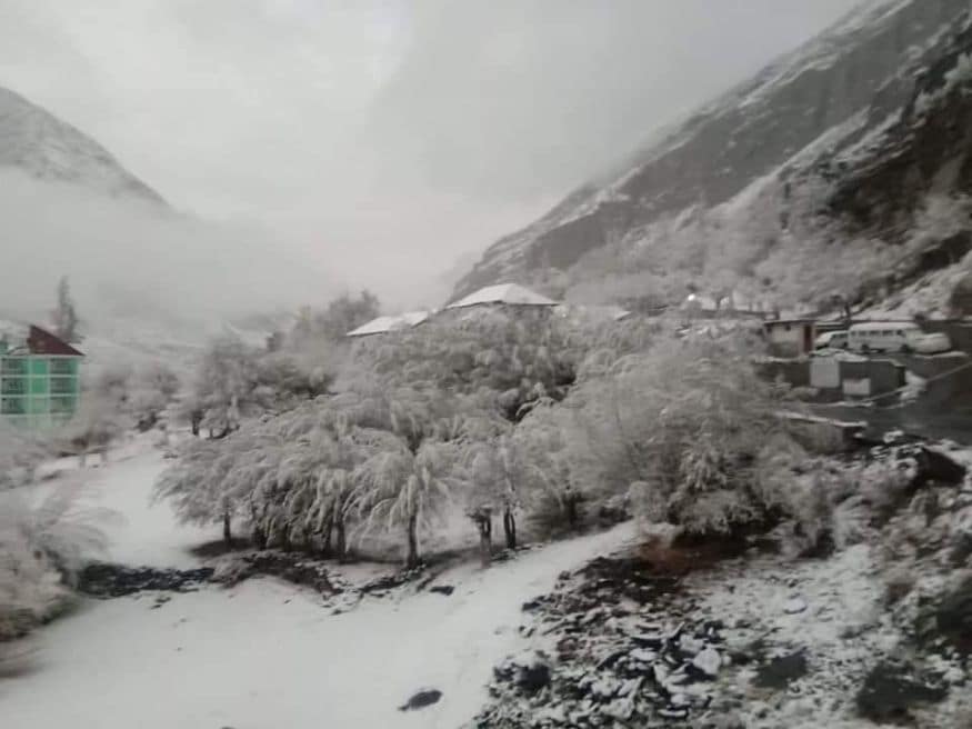 Season's First Snowfall Drapes Himachal Pradesh's Keylong in White ...