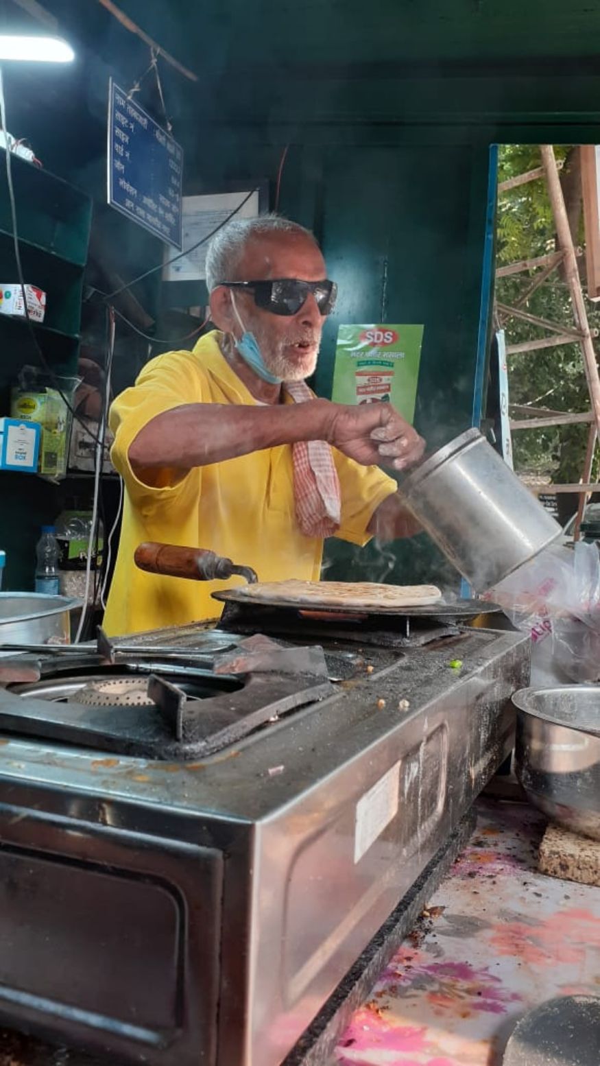 'Baba Ka Dhaba' Owner Files Cheating Complaint Against YouTuber Gaurav ...