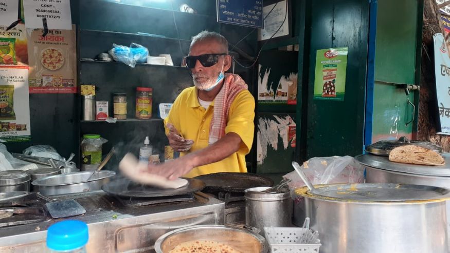 'Baba Ka Dhaba' Owner Files Cheating Complaint Against YouTuber Gaurav ...