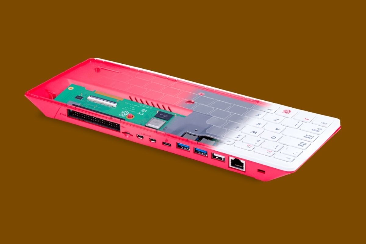 In Photos: The Unique Raspberry Pi 400 Keyboard With a Built-In ...