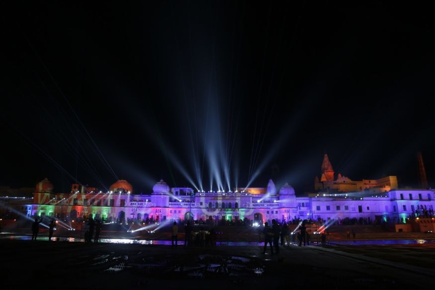 UP CM Yogi Adityanath Inaugurates 'Deepotsav' in Ayodhya; See Pics - News18