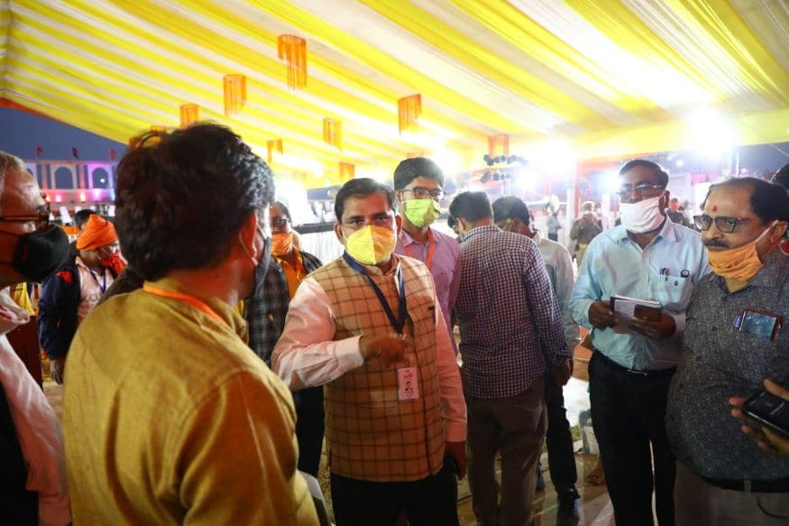 UP CM Yogi Adityanath Inaugurates 'Deepotsav' in Ayodhya; See Pics - News18