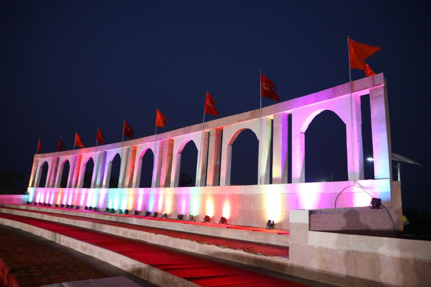 UP CM Yogi Adityanath Inaugurates 'Deepotsav' in Ayodhya; See Pics - News18