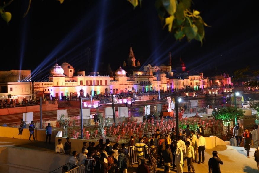UP CM Yogi Adityanath Inaugurates 'Deepotsav' in Ayodhya; See Pics - News18