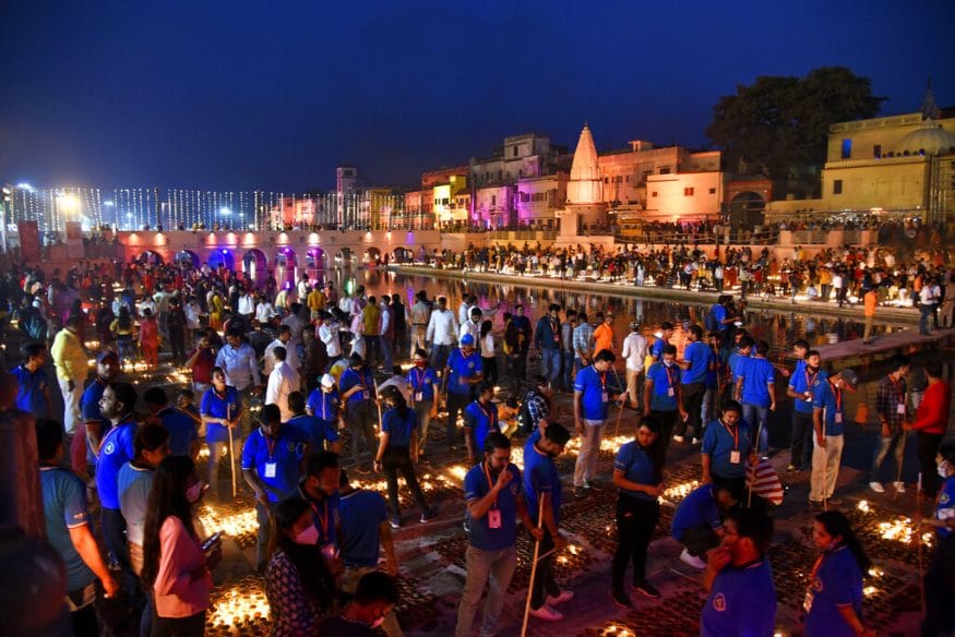 UP CM Yogi Adityanath Inaugurates 'Deepotsav' in Ayodhya; See Pics - News18