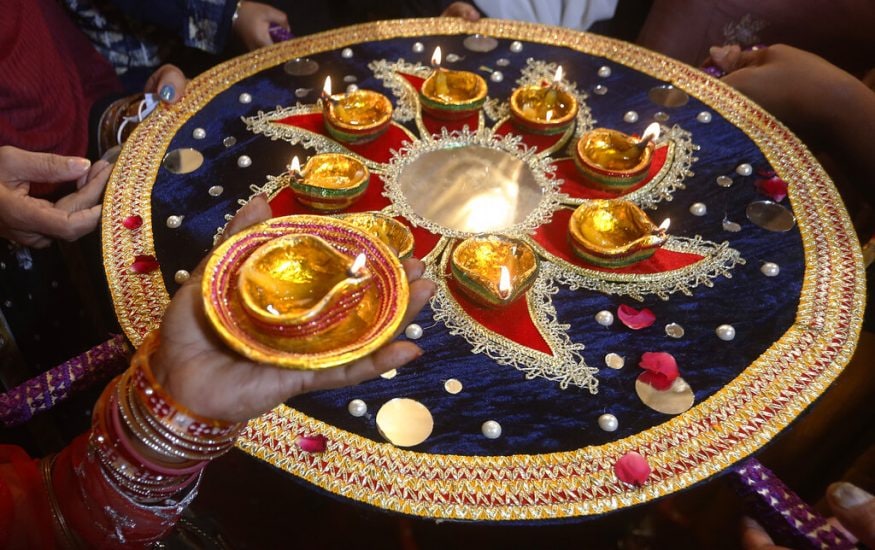 Hindus in Pakistan Celebrate Diwali Following COVID-19 Guidelines - News18