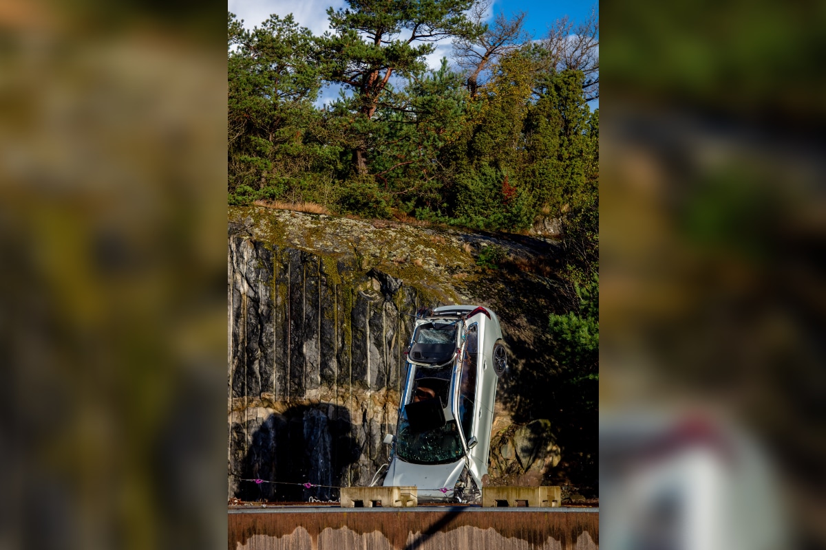 Volvo Drops 10 Brand New Cars From 30 Metres for Safety Check - Images ...