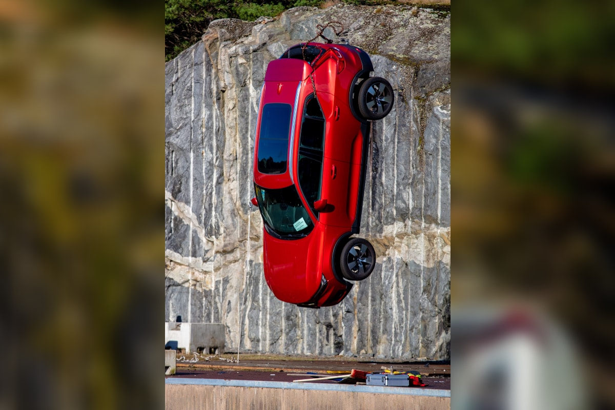 Volvo Drops 10 Brand New Cars From 30 Metres for Safety Check - Images ...