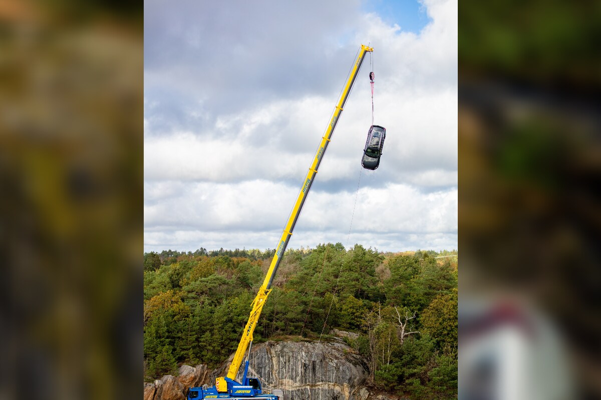 Volvo Drops 10 Brand New Cars From 30 Metres for Safety Check - Images ...