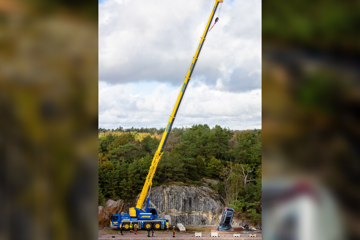 Volvo Drops 10 Brand New Cars From 30 Metres for Safety Check - Images ...