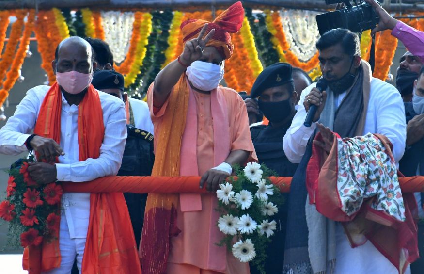 GHMC Polls: Yodi Adityanath Campaigns for BJP in Hyderabad - News18 GHMC Polls: Yodi Adityanath Campaigns for BJP in Hyderabad - News18