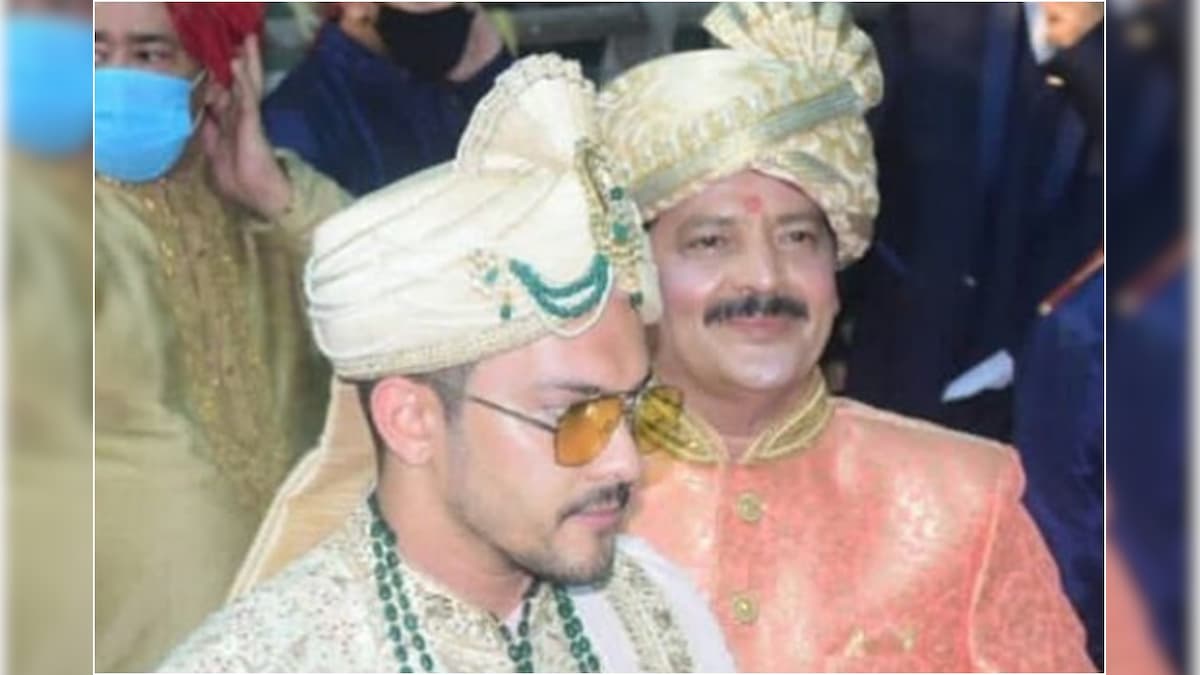 In Pics: Aditya Narayan Makes for a Dashing Groom, Udit Narayan Dances ...