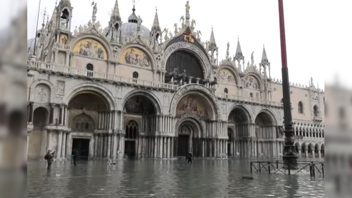 Photos of a Submerged Venice Flood Twitter as New Dam System Fails to ...