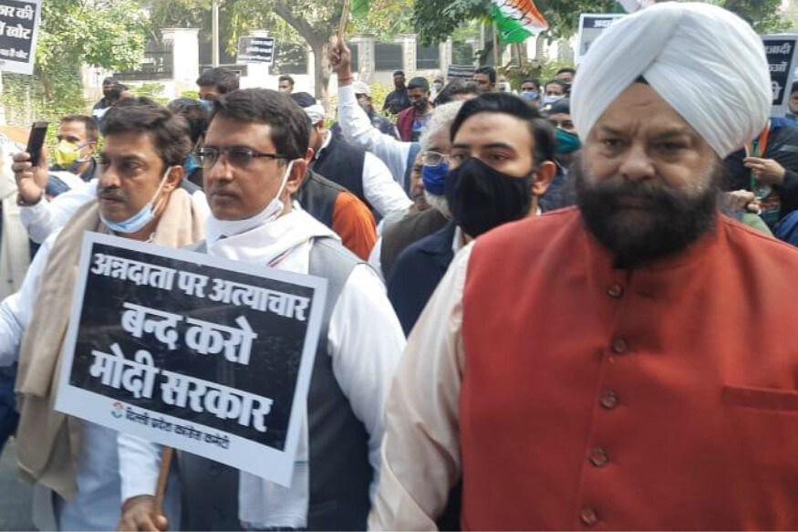Delhi Congress Workers Protests Near BJP HQ in Support of Farmers - News18
