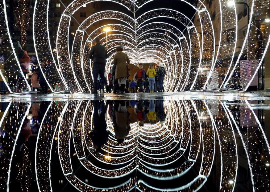 Striking Images of Christmas Season From Around the World - News18