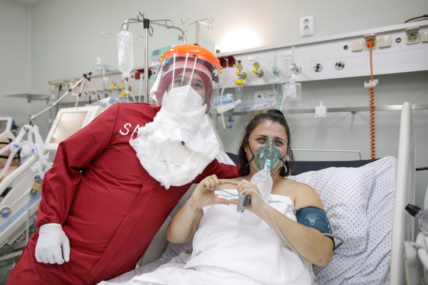 Healthcare Workers & Patients Find Moments of Festive Joy During a ...