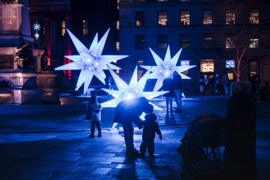 In Pictures: Here's How the World Celebrated the Pandemic Christmas ...
