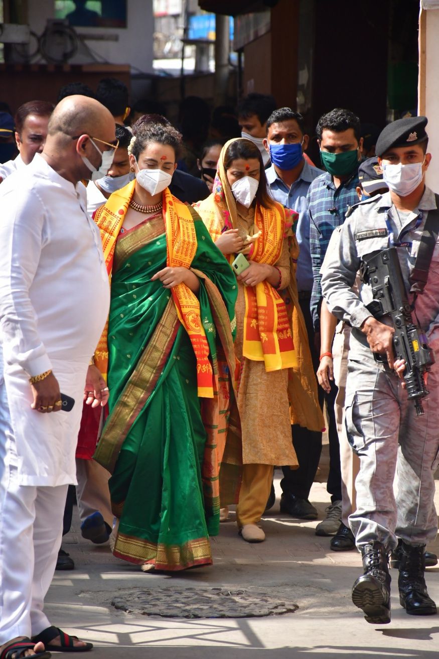 Kangana Ranaut, Rangoli Chandel Visit Siddhivinayak Temple; See Pics ...