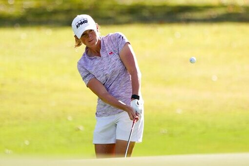 Olson Comes Up Aces And Takes 1-shot Lead In Women's Open - News18