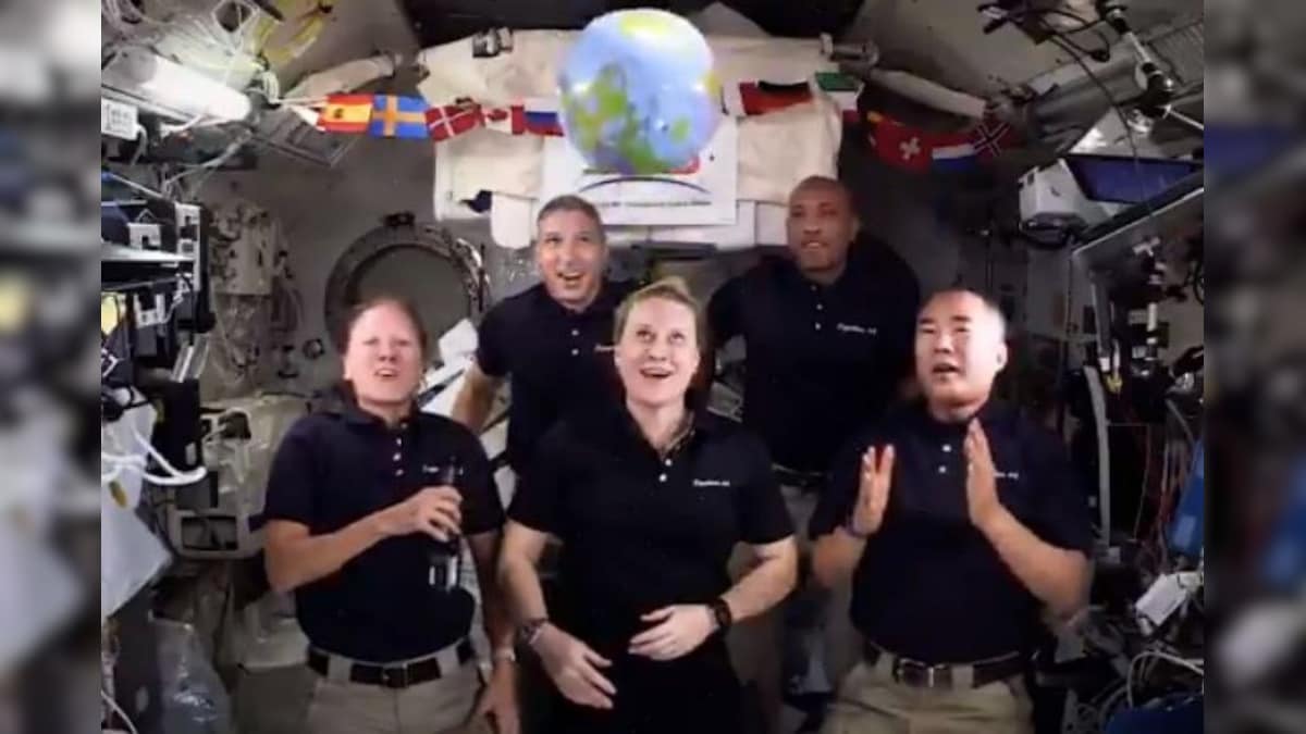 Astronauts Recreate Time Square's Iconic Ball Dropping Tradition in ...