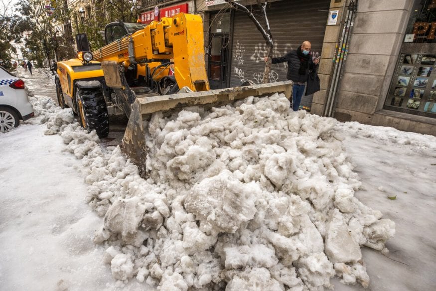 Heavy Snowfall Dips Mercury Level in Spain to Its Lowest in 20 Years ...