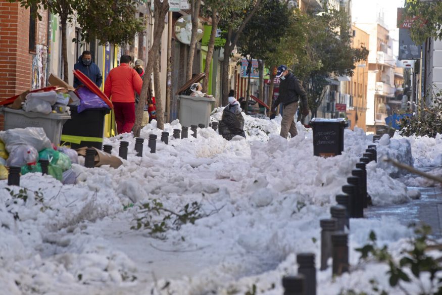 Heavy Snowfall Dips Mercury Level in Spain to Its Lowest in 20 Years ...