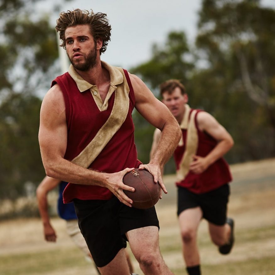 Happy Birthday Liam Hemsworth! Drool Over These Photos of the Aussie ...