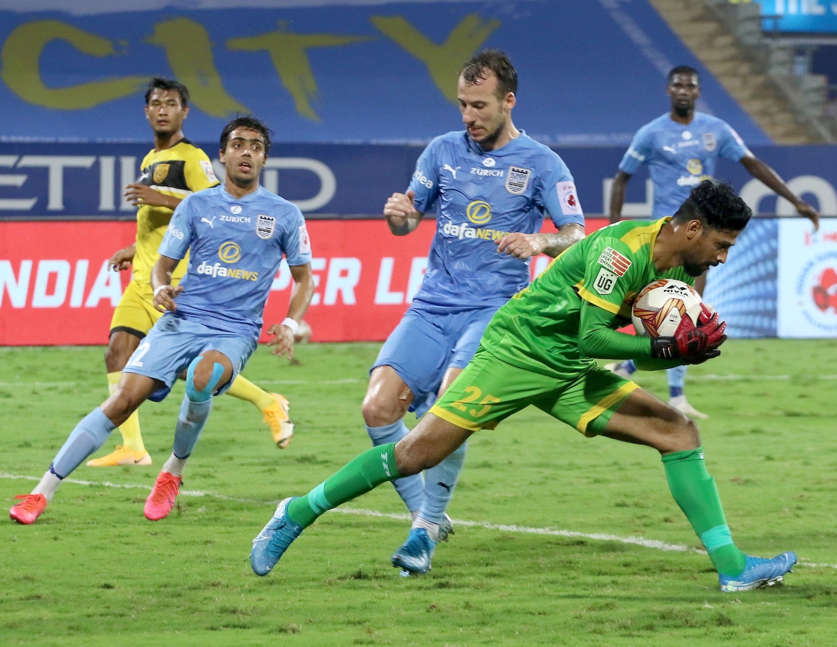 In Pics | ISL 2020-21: Mumbai City FC and Hyderabad FC Play Out 0-0 ...